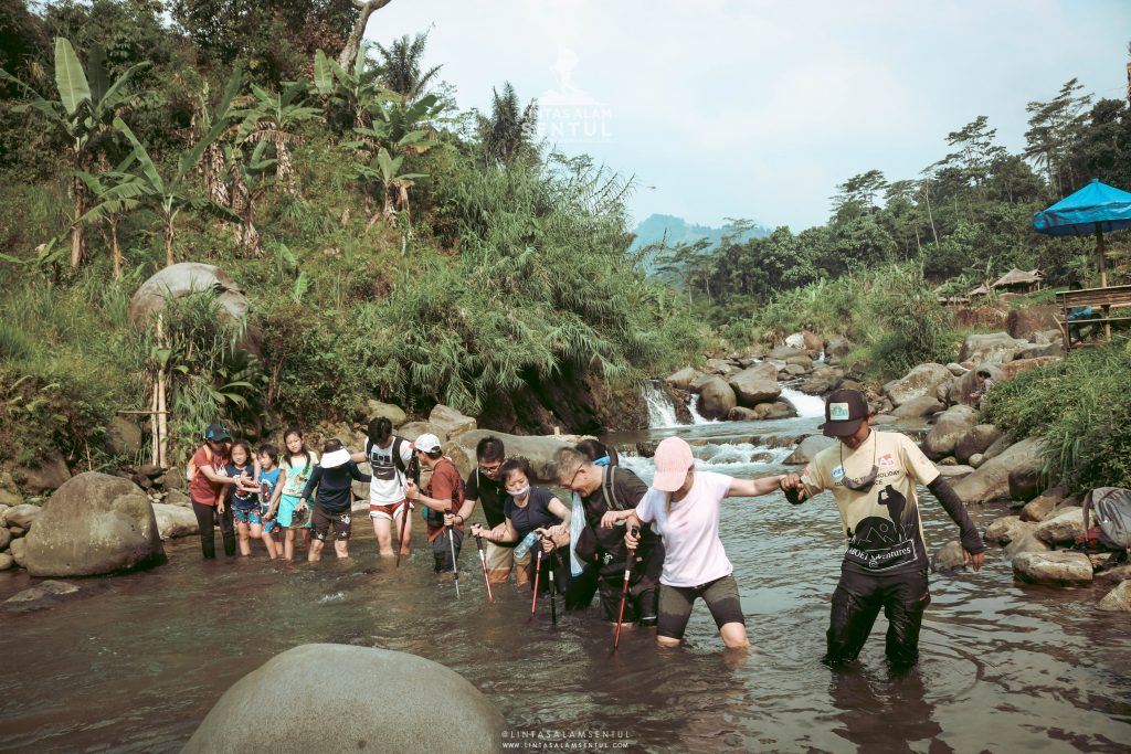 27 Lokasi Populer Tracking di Sentul Bogor